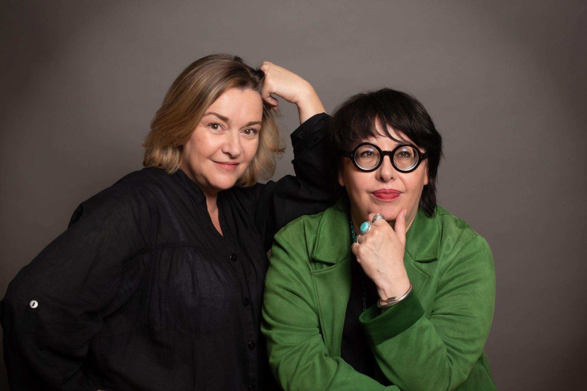 A SISTERHOOD STORY - Joli Jour Paris
